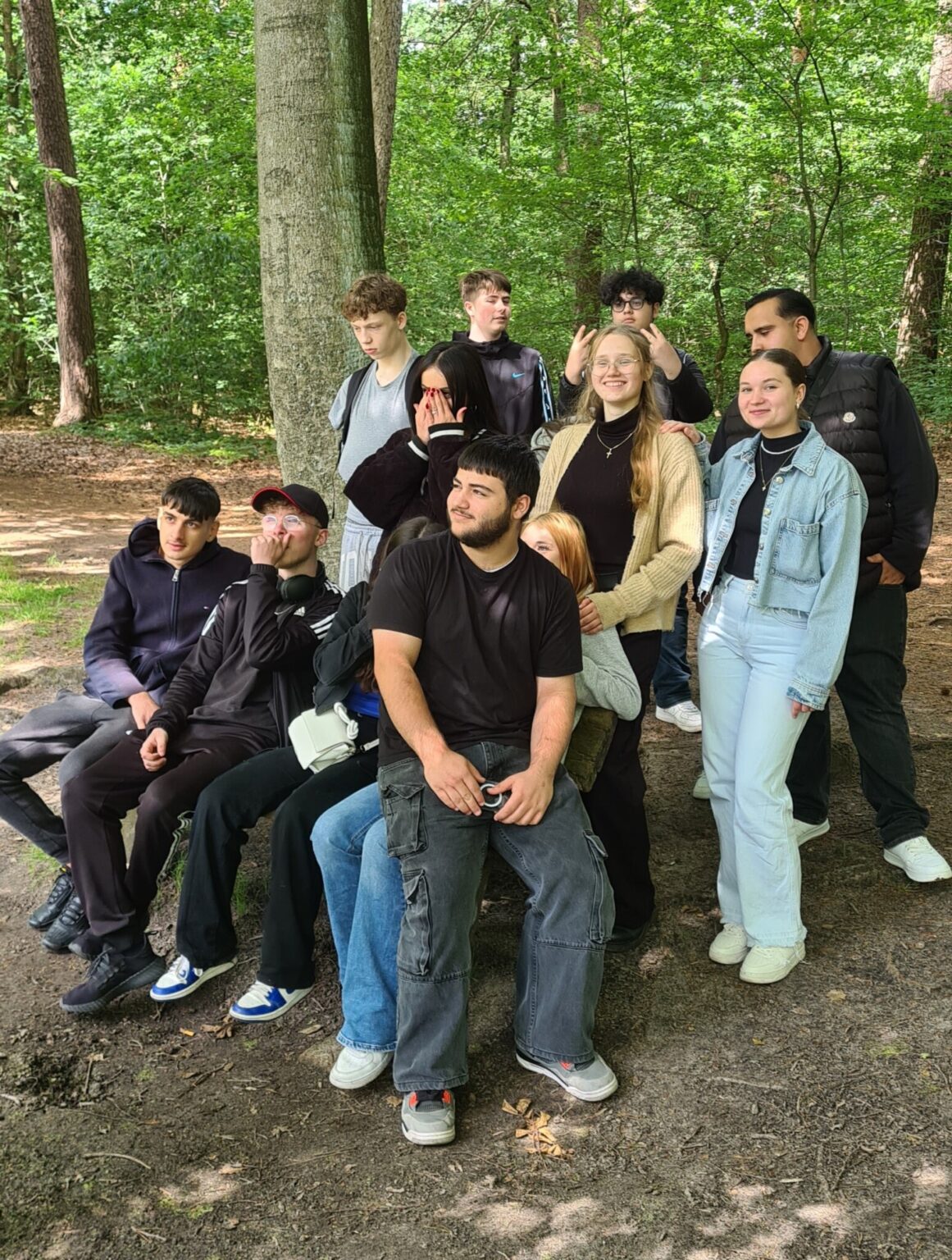 Exkursion der BO-Klasse in den Forst Klövensteen – GSST – Geschwister ...